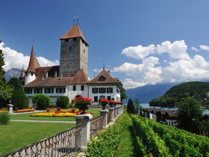 Lohnenswert – die Thunersee Schlösser — www.wireltern.ch